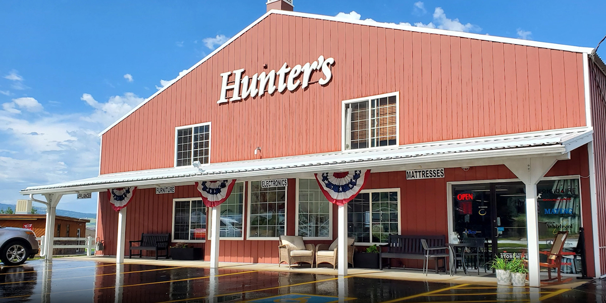 Hunter’s Celebrates 20 Years with a Splash